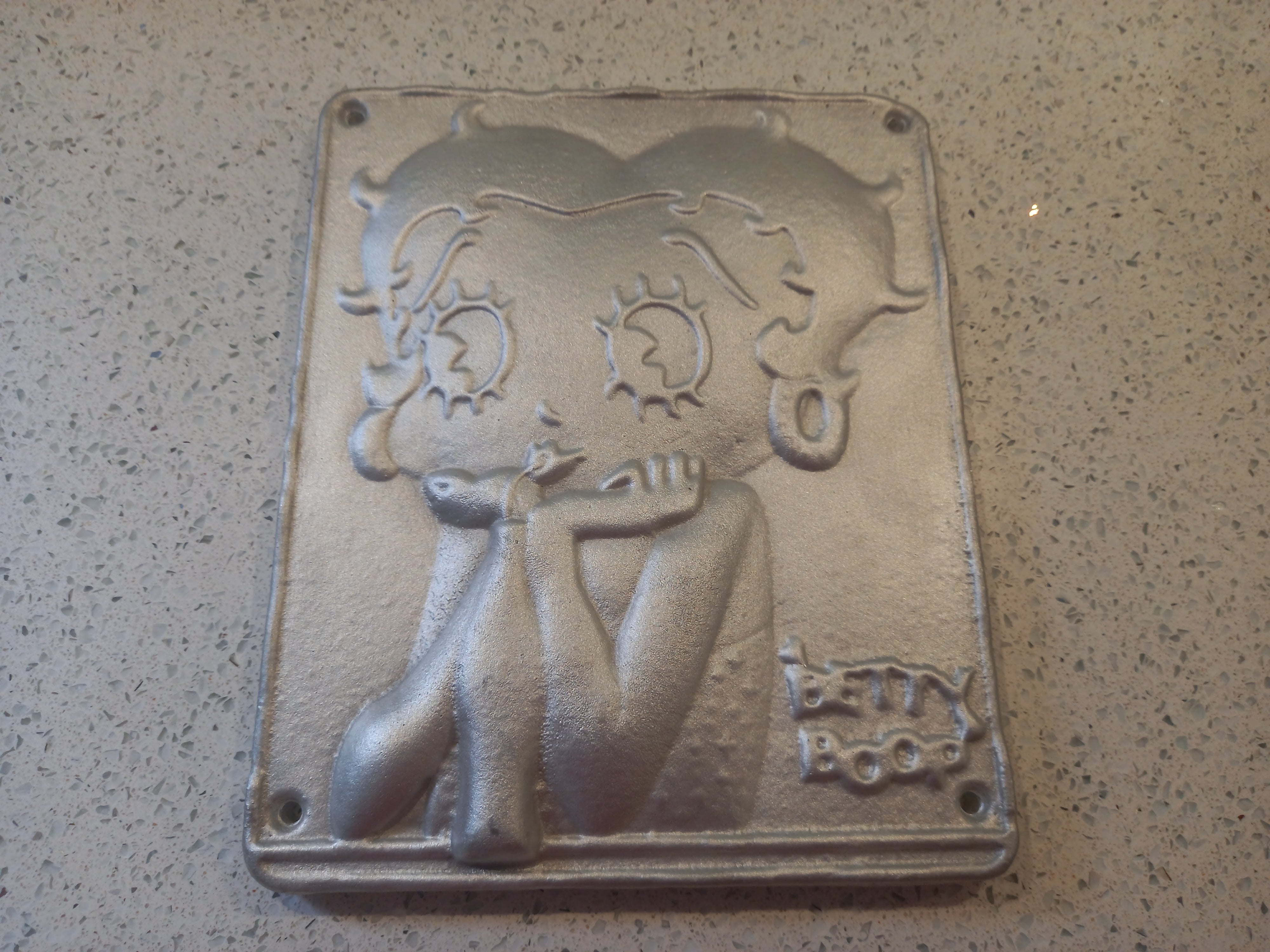 Americana – Pola Metals